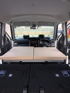 トヨタ ルーミーで車中泊【ベッドキット編】